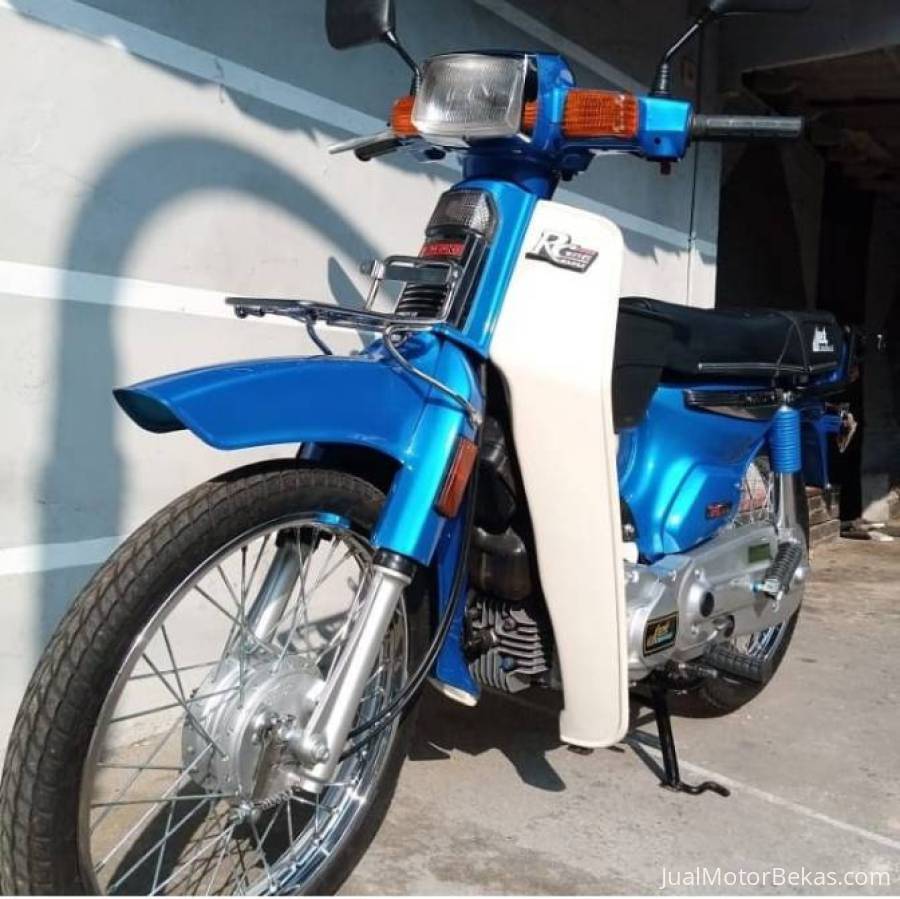 SUZUKI RC 100 TAHUN 1986