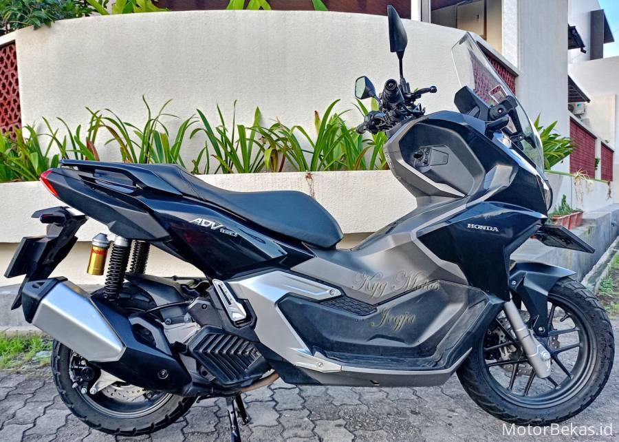 Honda ADV 160 CBS Hitam Glossy Tahun 2024 Plat AB