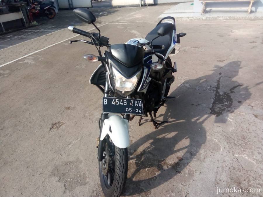 Motor Honda CB 150 R 2014 Biru Putih