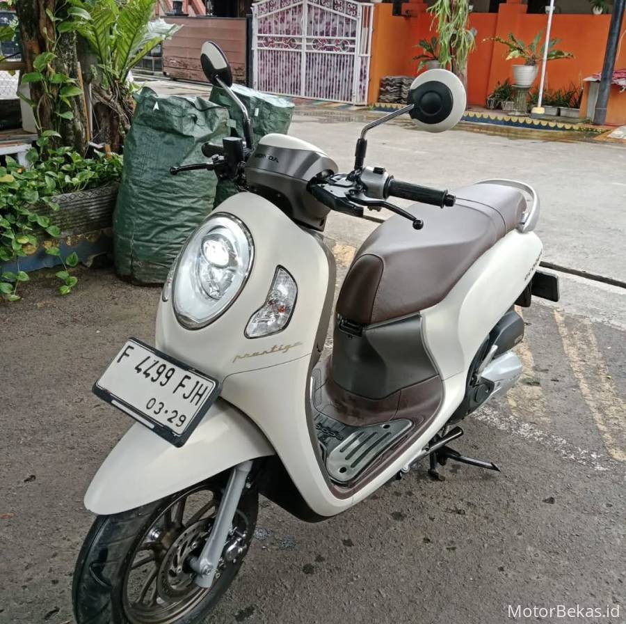 Motor Bekas Honda New Scoopy prestige tahun 2024
