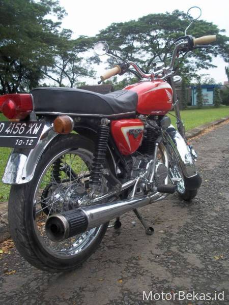 Honda CB 100 Tahun 1971 Modif (Strokan Tiger)
