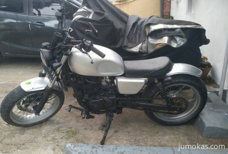 Dijual Bajaj Pulsar 220cc tahun 2008 Modif