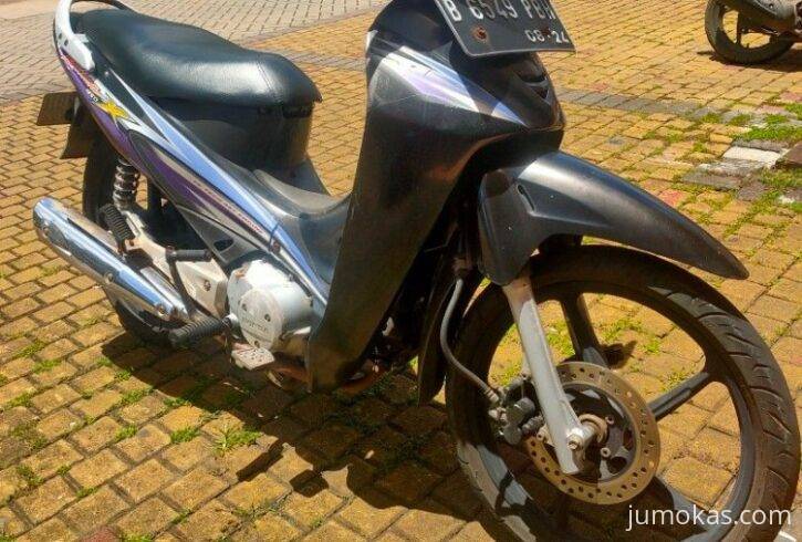 Honda Karisma X 125D (tahun 2005) motor bebek sura