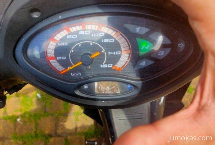 Honda Karisma X 125D (tahun 2005) motor bebek sura